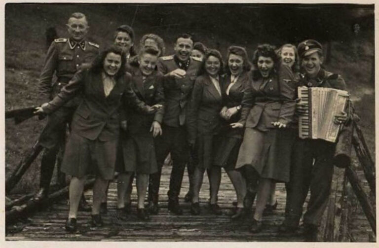 Iconic Photo from the Auschwitz "Höcker-Album" • CODOH